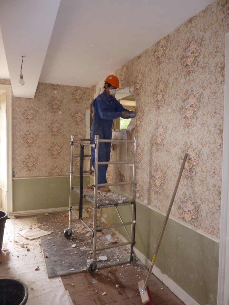 Démolition des murs et plafonds : des travaux à réaliser soi même ...